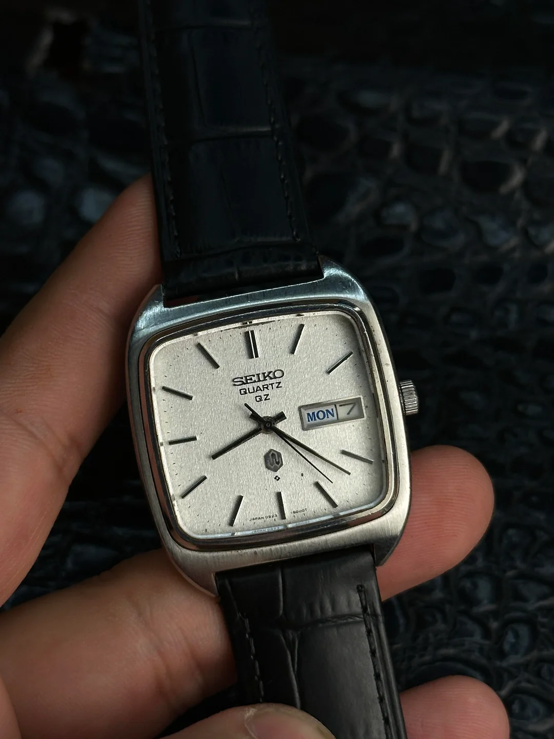 Vintage Seiko Quartz QZ - 0923-5000 – Frosted Dial – Triple Day Font ...